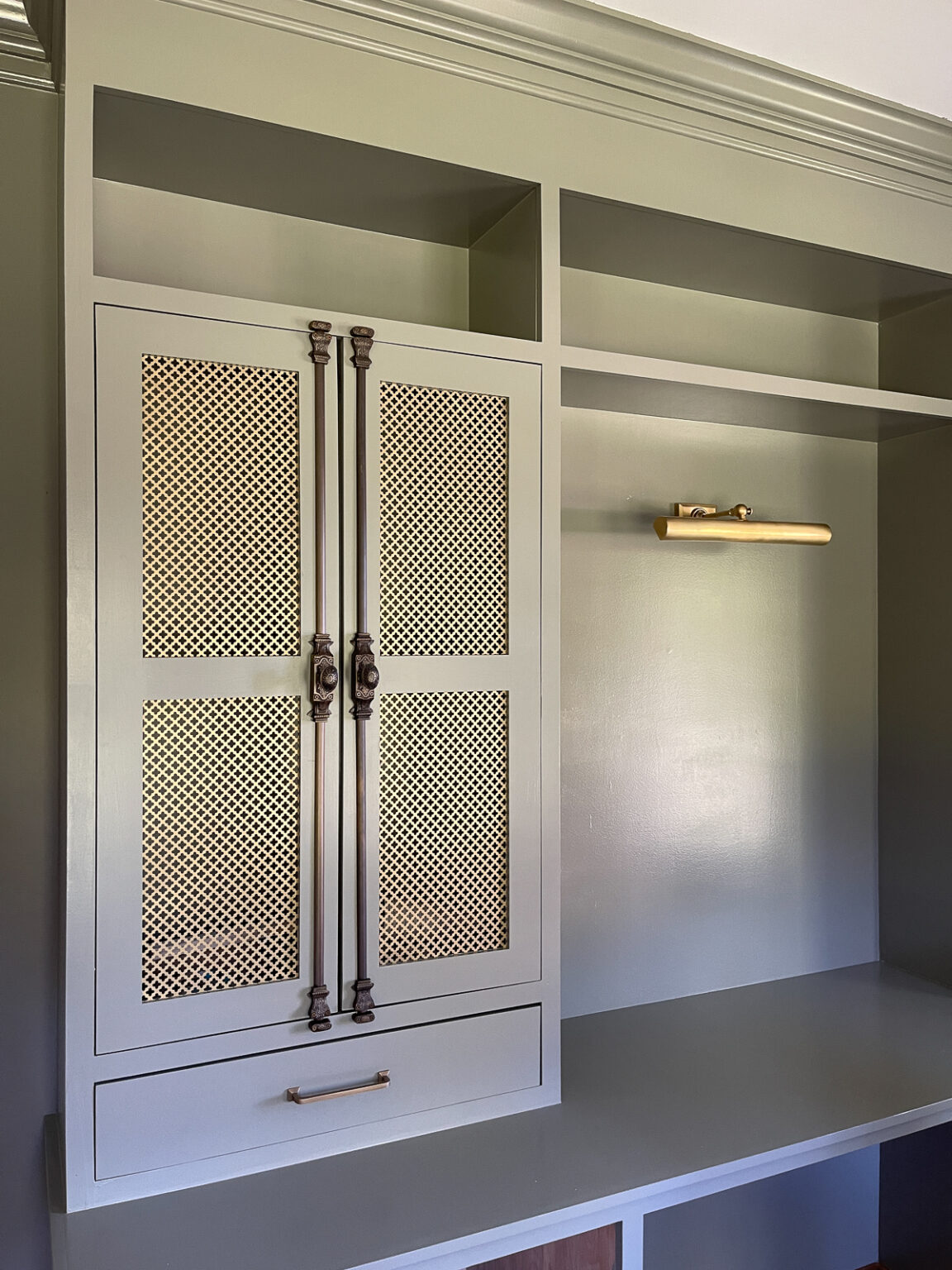 Benjamin Moore Storm Cloud Gray: Paint Color Review