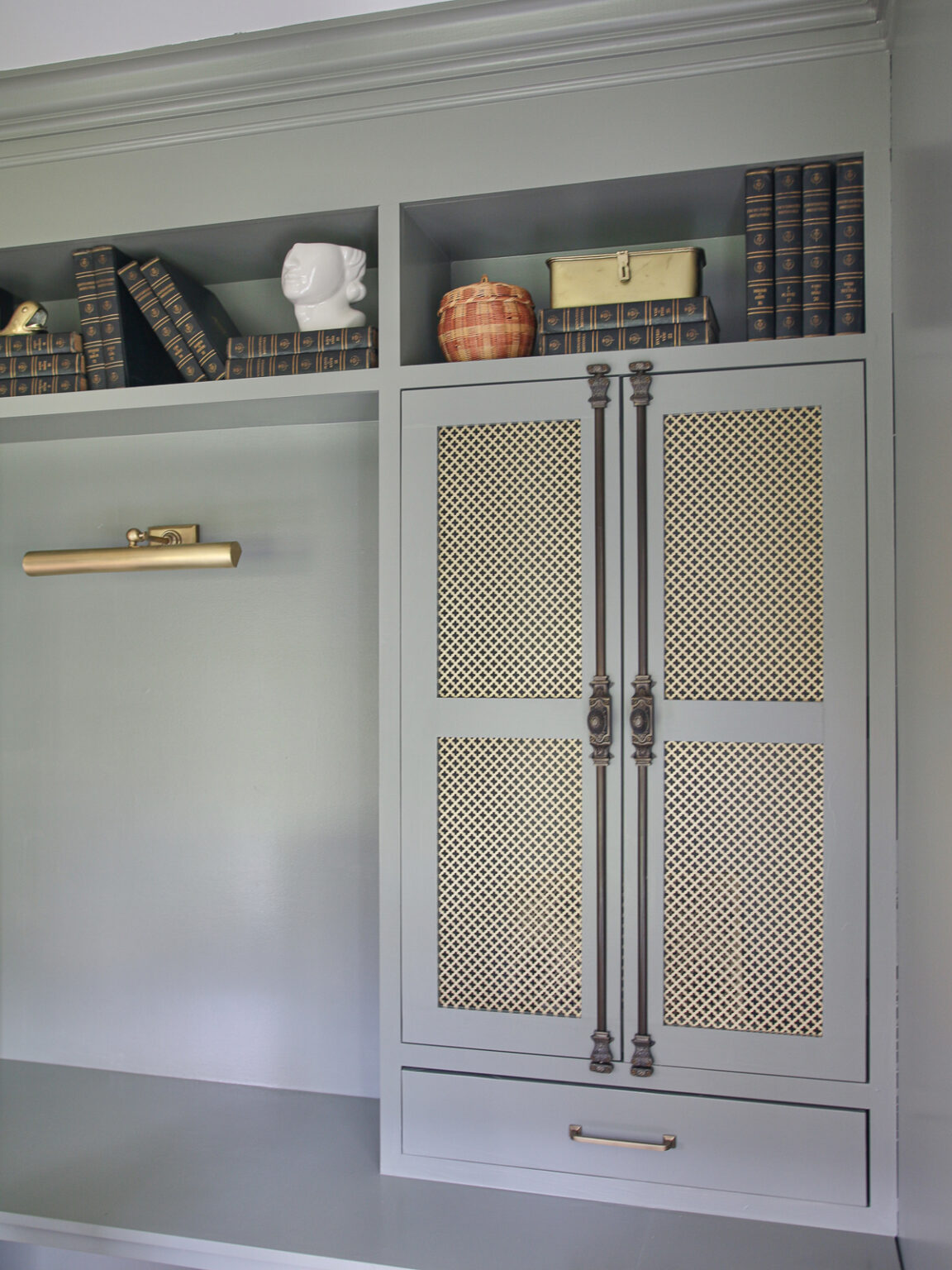 Benjamin Moore Storm Cloud Gray: Paint Color Review