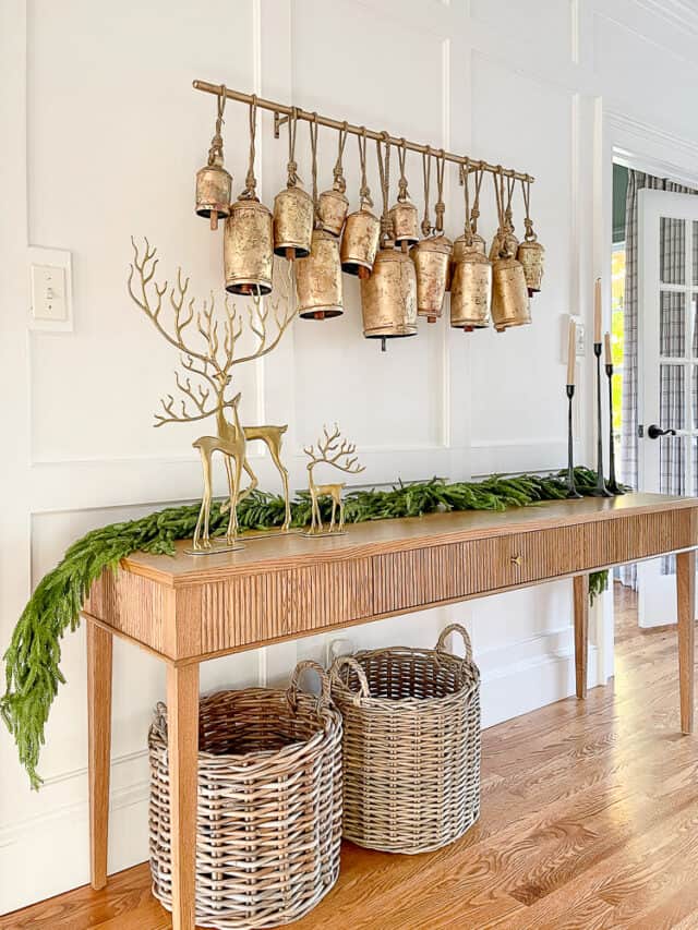 Decorating with Christmas Bells - Stefana Silber